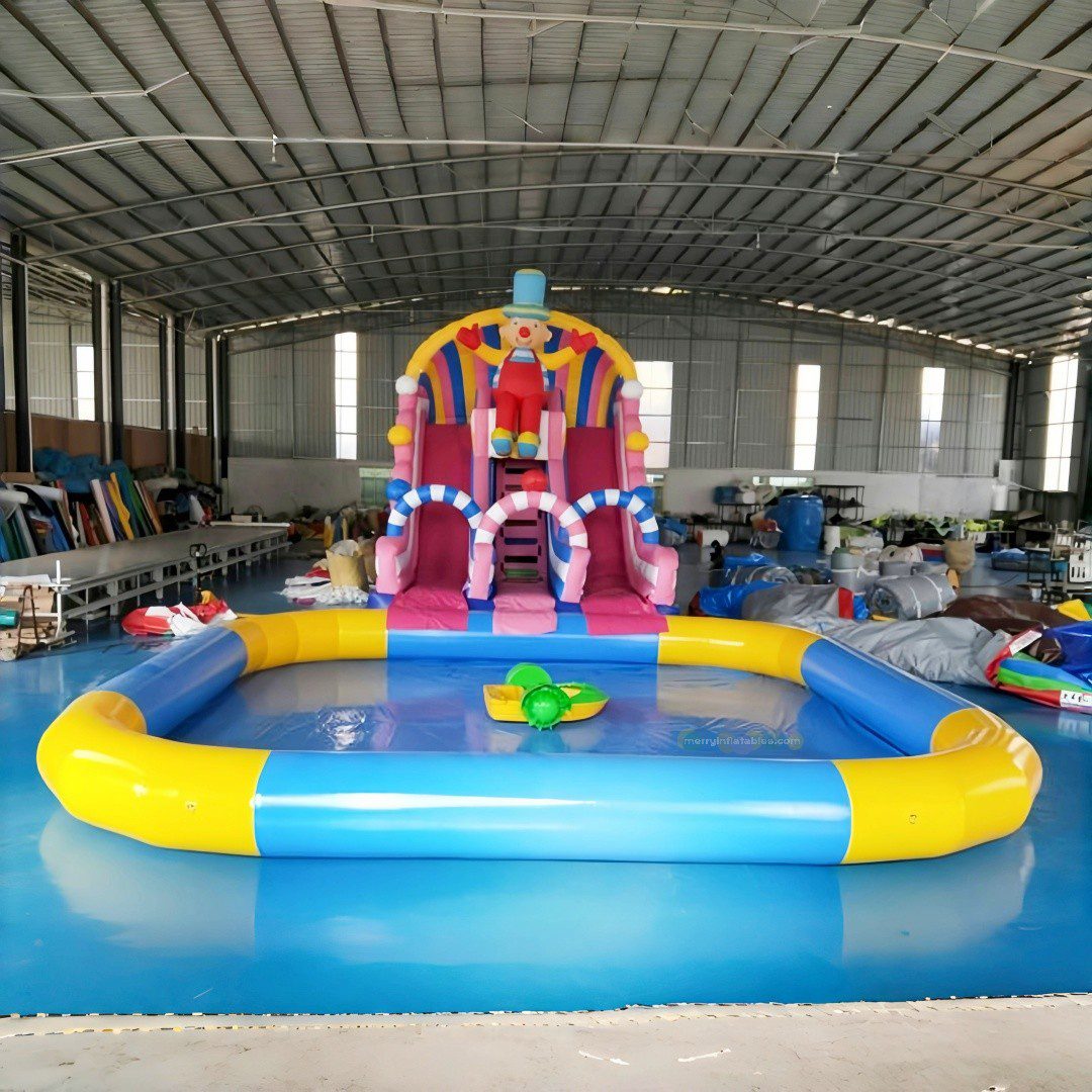Clown-Thema Wasserrutsche mit Pool Wasserpark Schwimmbad mit Rutsche ...