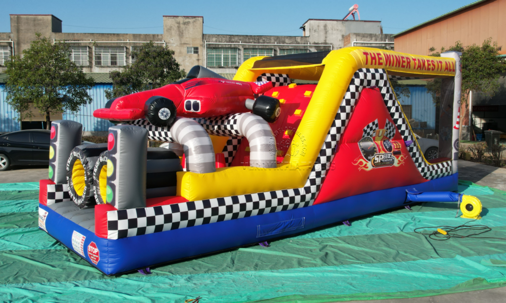 Course de voitures de dessin animé, jeux d'obstacles gonflables, aire ...