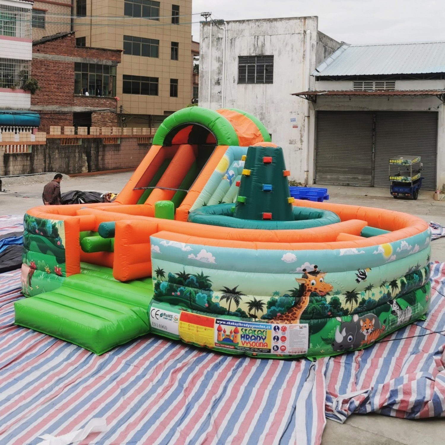 Jungle Obstacle Playground Jumping Castle Funcity Theme Park château ...